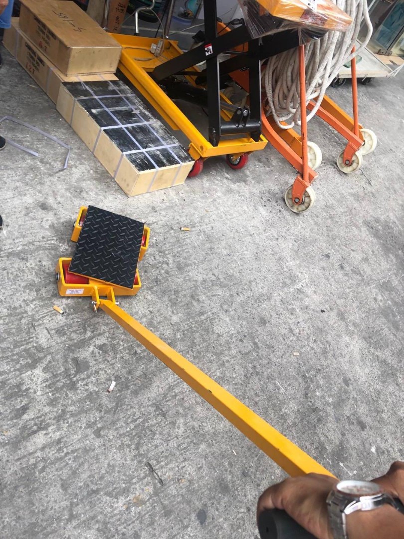 Carrying tank roller cargo trolley, Commercial & Industrial ...