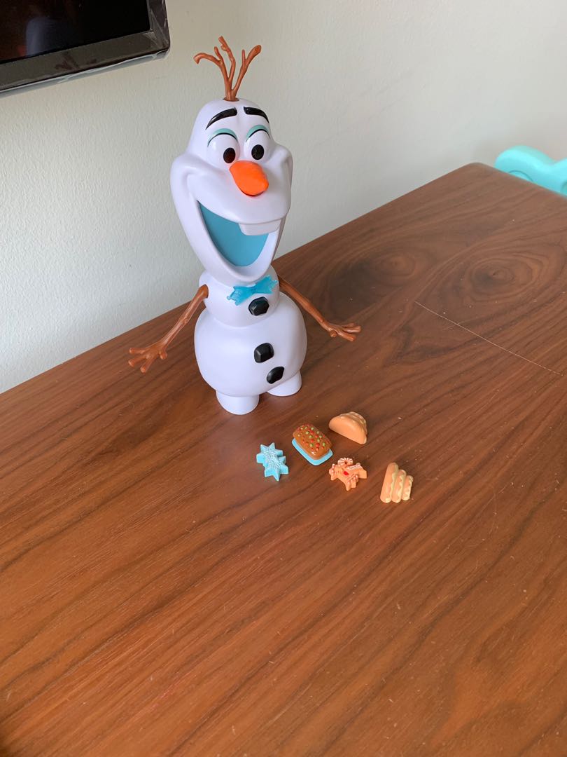 Frozen snacking and talking olaf, Hobbies & Toys, Toys & Games on Carousell