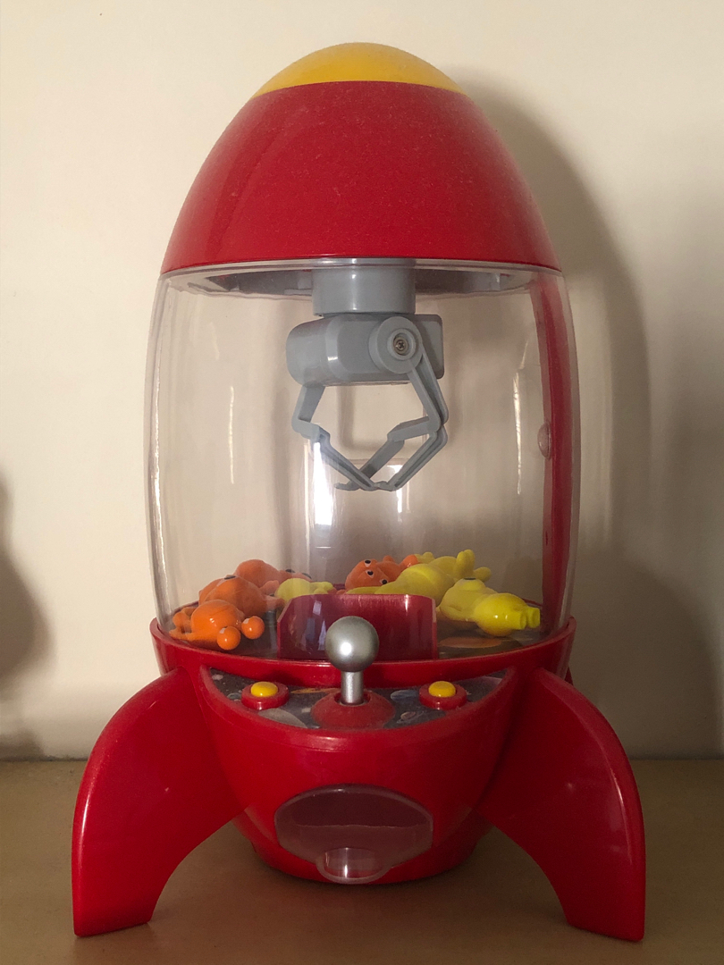 Rocket claw machine, Hobbies & Toys, Toys & Games on Carousell