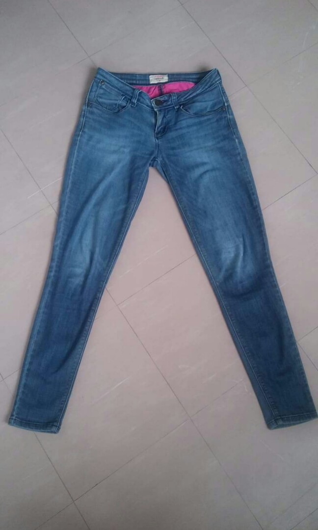 Crissa jeans, Women's Fashion, Bottoms, Jeans on Carousell