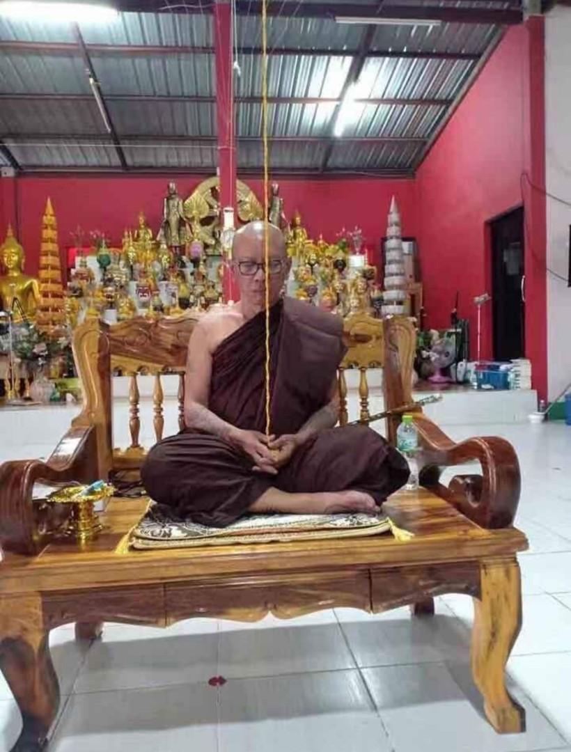 Lp Chan Nai Rian, Hobbies & Toys, Memorabilia & Collectibles, Religious ...