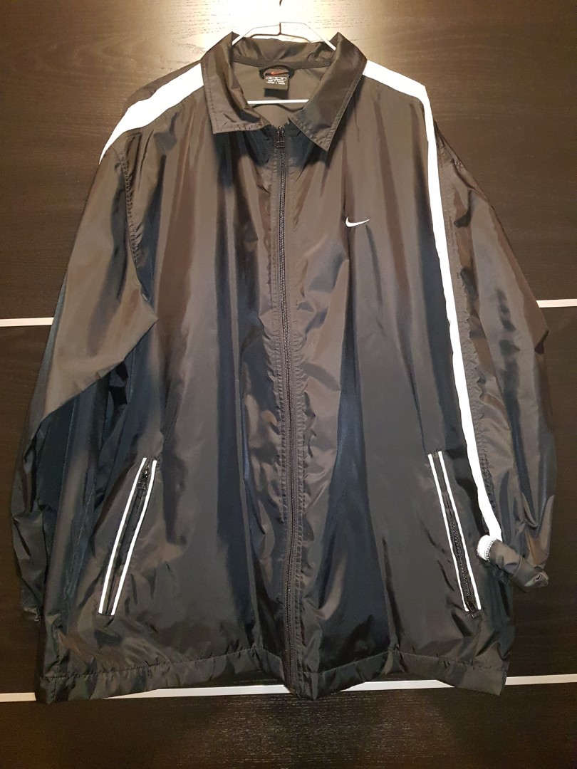 Nike vintage oversized windbreaker, Men's Fashion, Coats, Jackets and ...