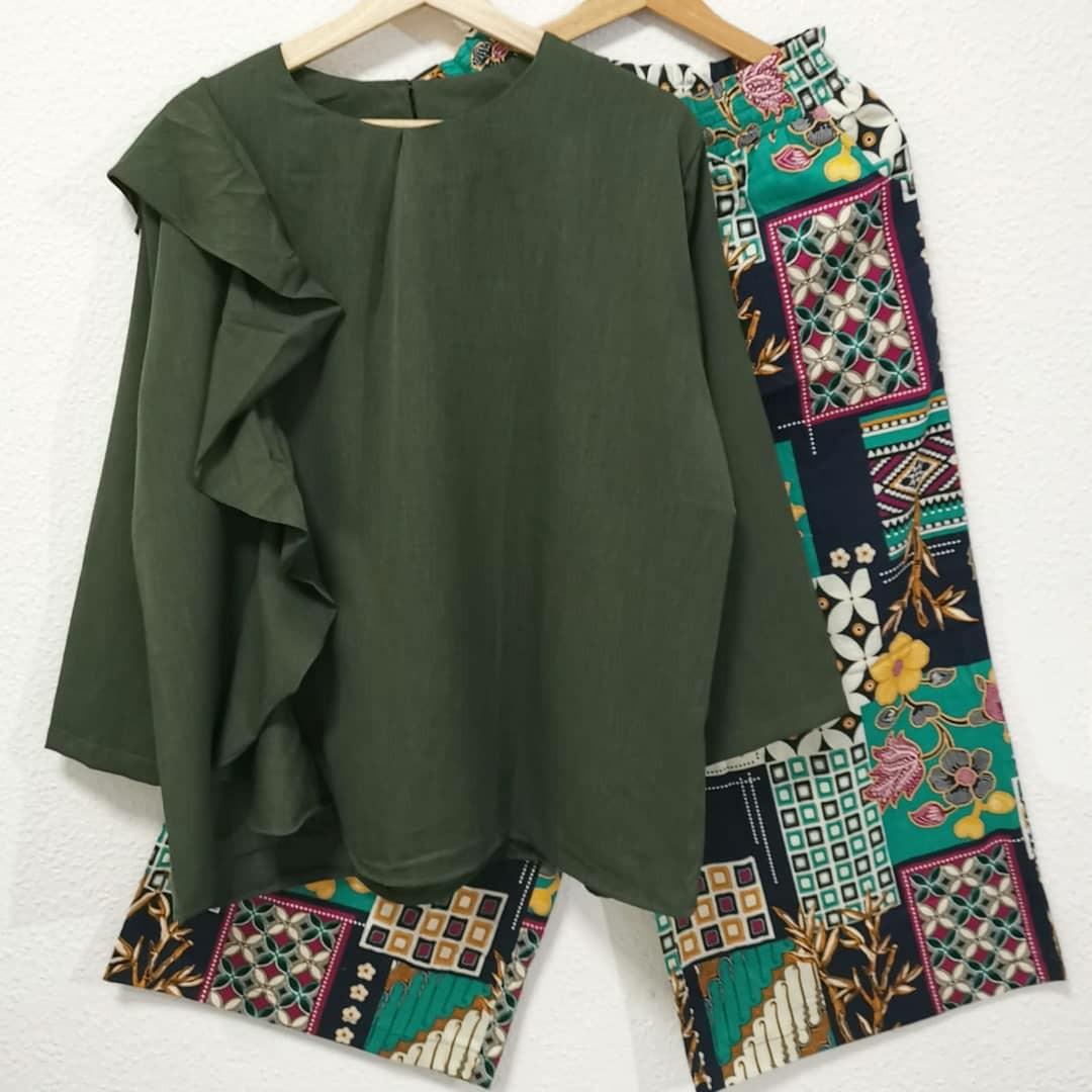 Batik Set Plus Size, Women's Fashion, Tops, Blouses on Carousell