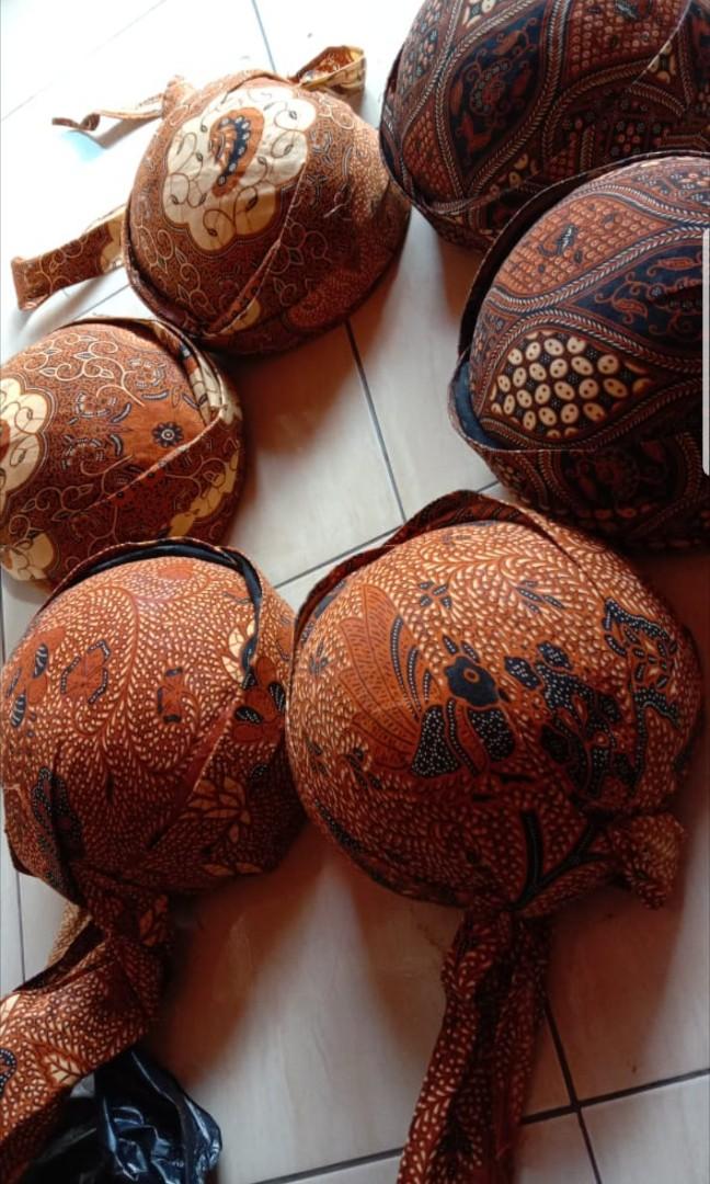 Blankon (javanese traditional hat), Men's Fashion, Watches ...