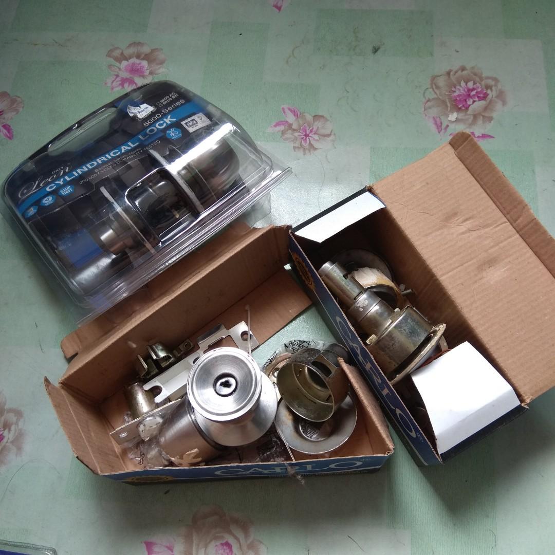 3 Tombol pintu rosak buat sparepart, Furniture & Home Living, Furniture ...