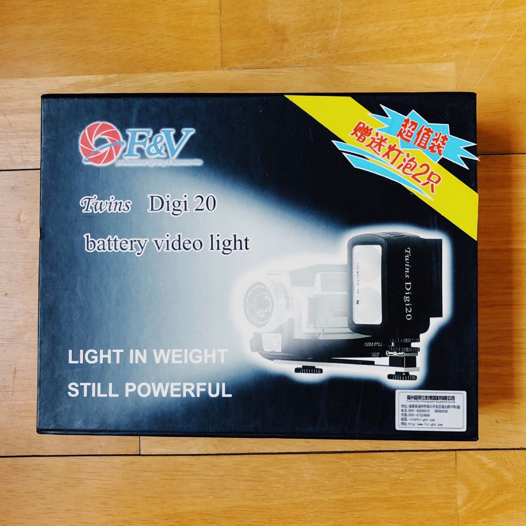 Twins Digi 20 Battery Video Light, Photography, Video Cameras on Carousell