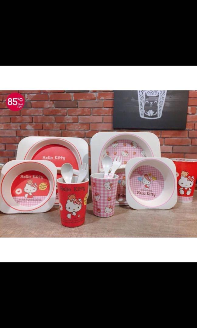 85度c Hello Kitty 盤具組, 嬰兒及兒童, 護理及哺育用品, 學習餐具在旋轉拍賣