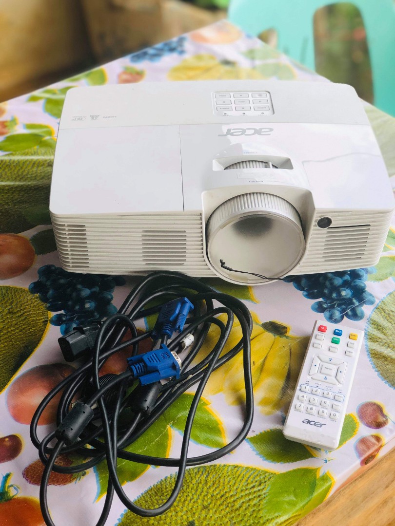Acer Projector Model X117H, TV & Home Appliances, TV & Entertainment ...