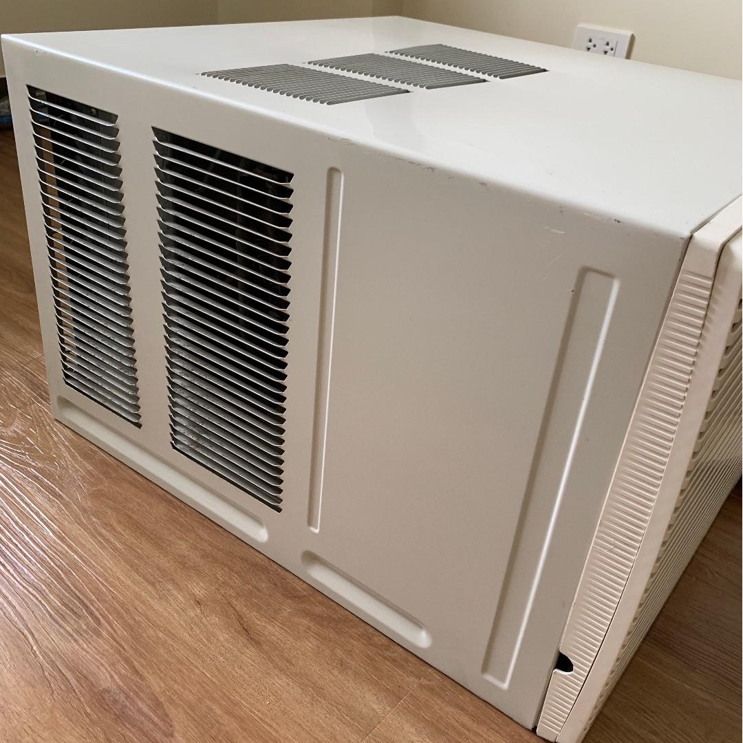 GREE WINDOW TYPE AIRCON, TV & Home Appliances, Air Conditioning and ...
