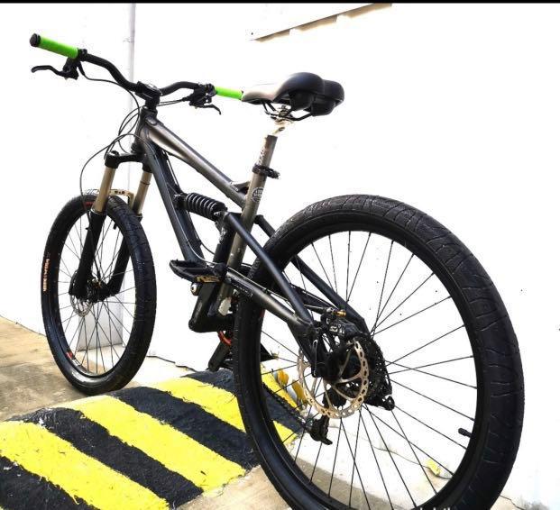 HARO EXTREME X6 FULL SUSPENSION DOWNHILL BIKE, Sports Equipment ...