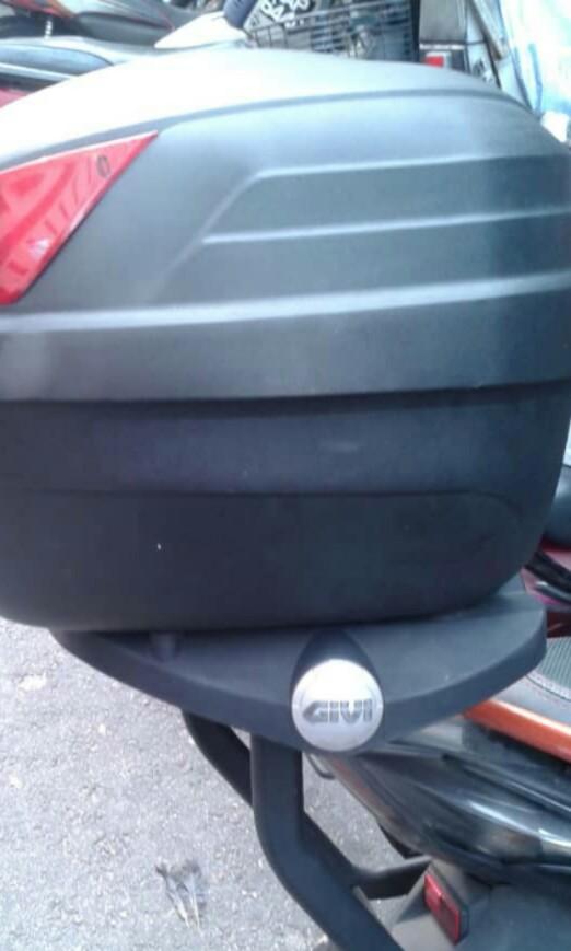 box givi Yamaha LC135, Motorbikes on Carousell