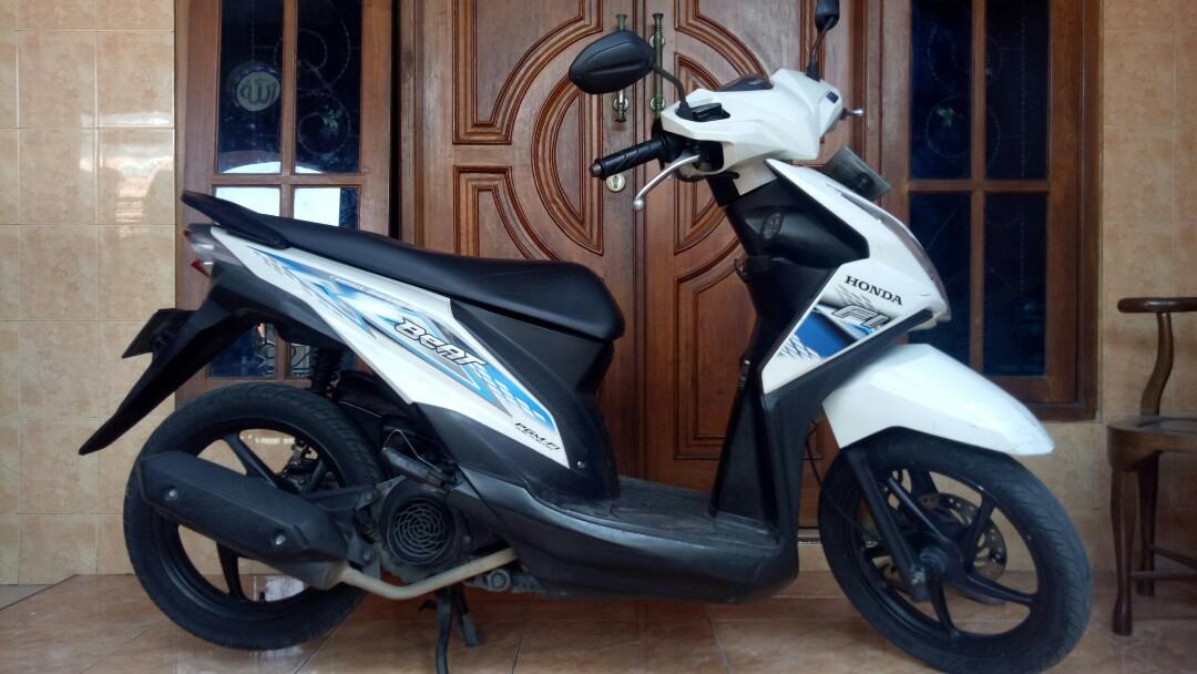 Honda Beat Putih Biru 2014, Motor di Carousell