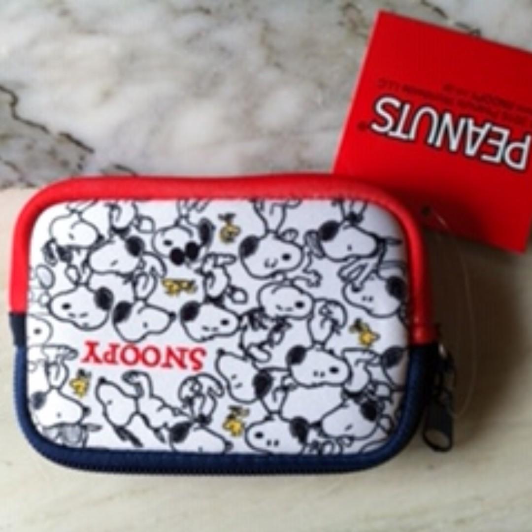 Snoopy Small Wallet, Women's Fashion, Bags & Wallets, Wallets & Card ...