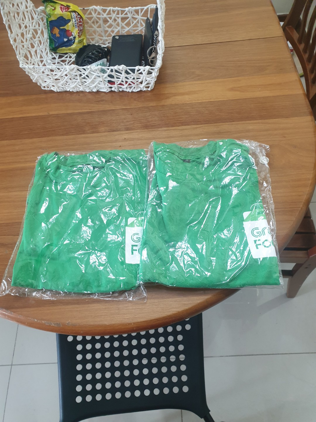 Grabfood rider uniform, Men's Fashion, Tops & Sets, Formal Shirts on ...