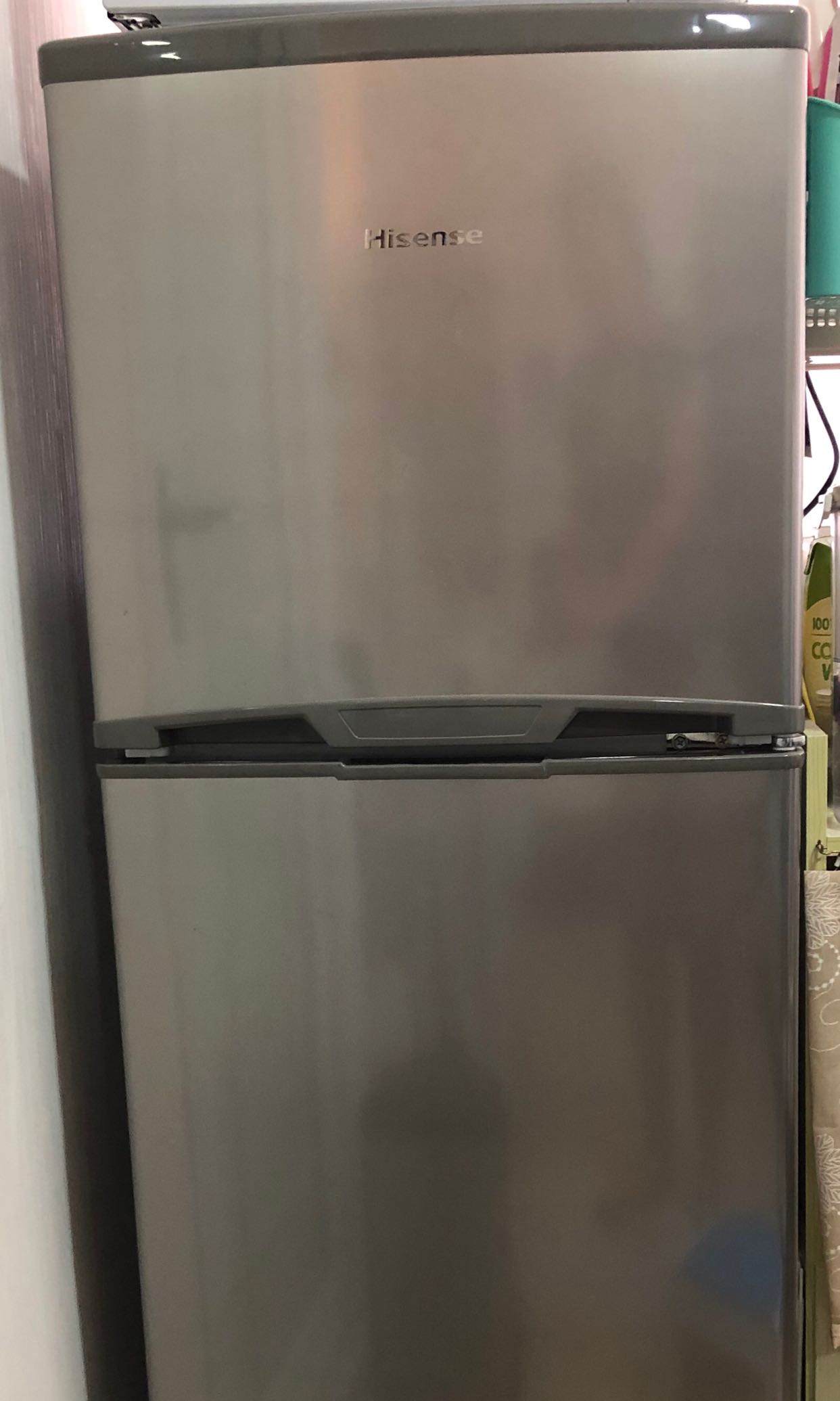 Hisense 170L top-freezer refrigerator, 家庭電器, 廚房電器, 雪櫃及冰櫃 - Carousell