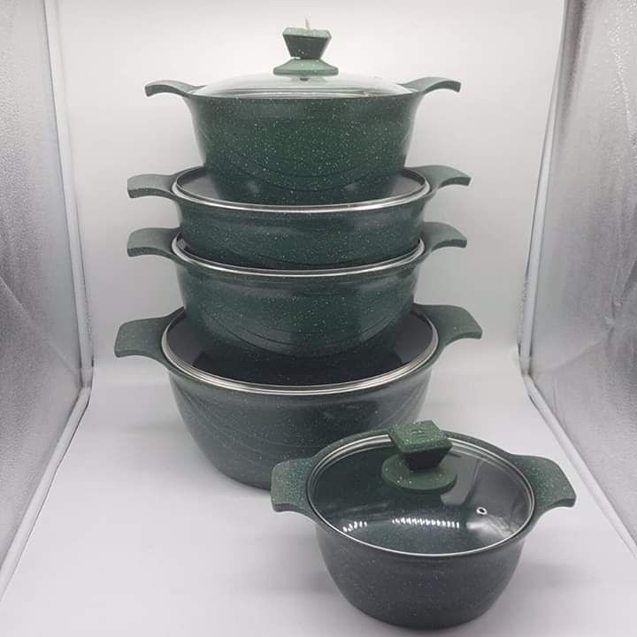 Houchu Die Cast Cookware Set, Furniture & Home Living, Kitchenware ...