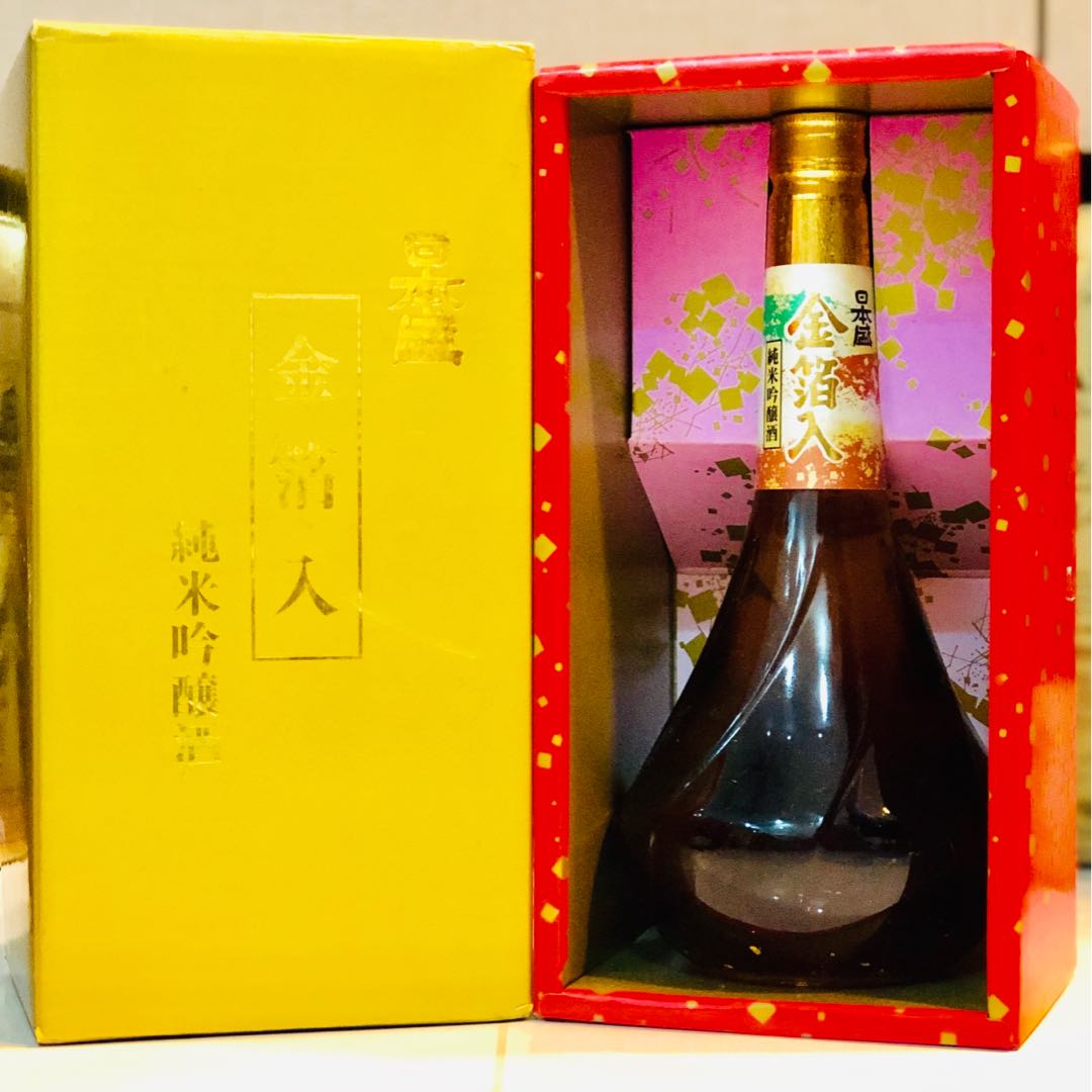 Sake w Gold Flakes 24 Karat Gold w Box 720ml, Food & Drinks, Alcoholic ...