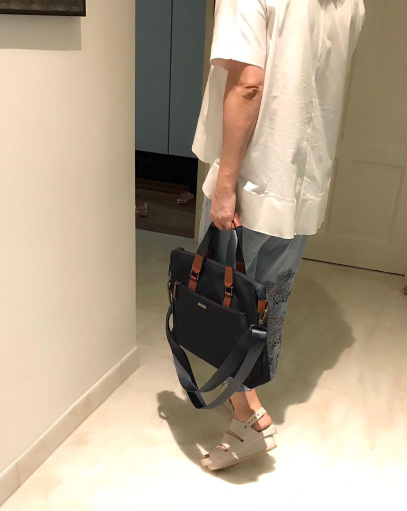 Van Garie - Laptop cum documents bag, Luxury, Bags & Wallets on Carousell