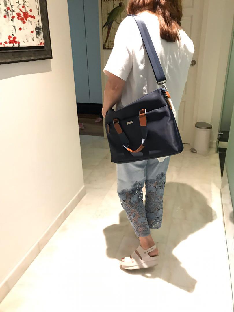 Van Garie - Laptop cum documents bag, Luxury, Bags & Wallets on Carousell