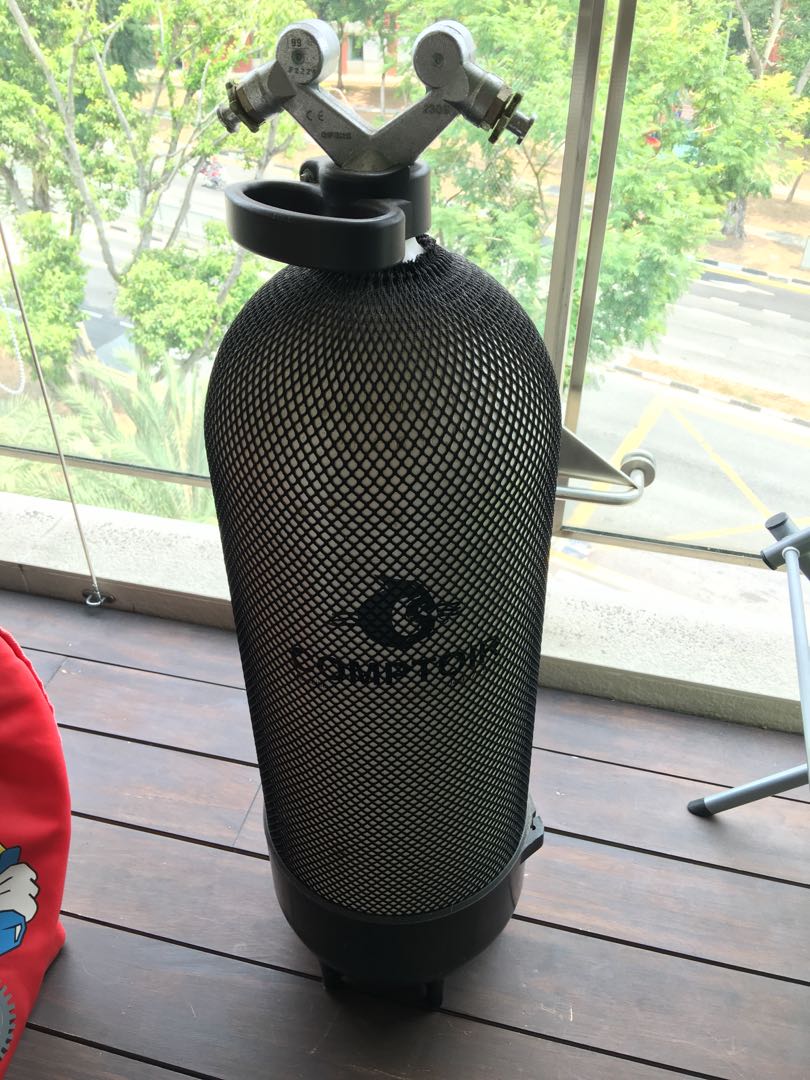 Scuba tank 18l, Sports Equipment, Sports & Games, Water Sports on Carousell
