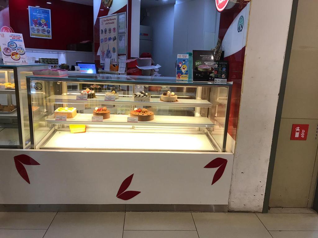 Cakes Display upright Chiller/6 feet cake shelf/ warmer, TV & Home ...