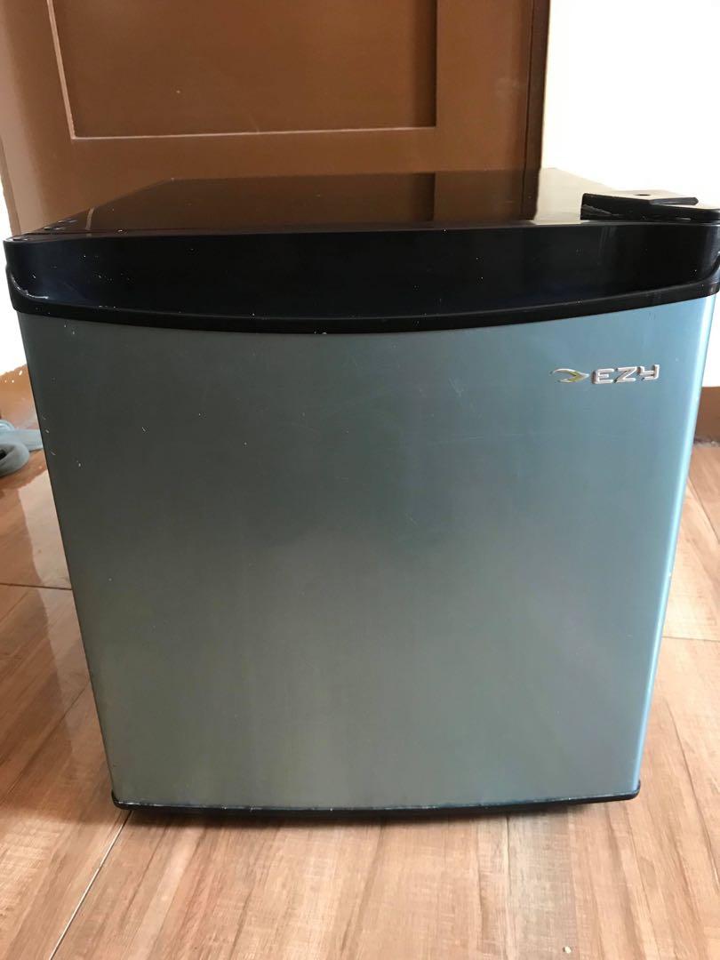 Ezy 2ft personal refrigerator, TV & Home Appliances, Kitchen Appliances ...