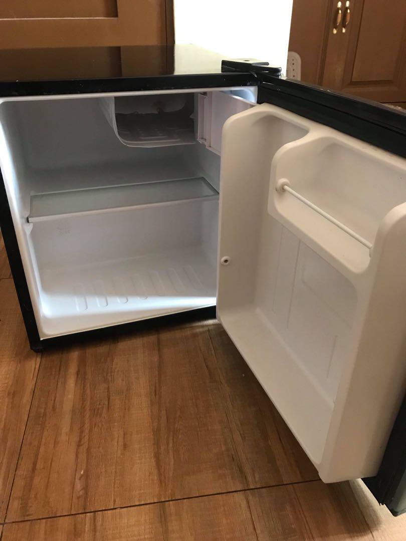 Ezy 2ft personal refrigerator, TV & Home Appliances, Kitchen Appliances ...