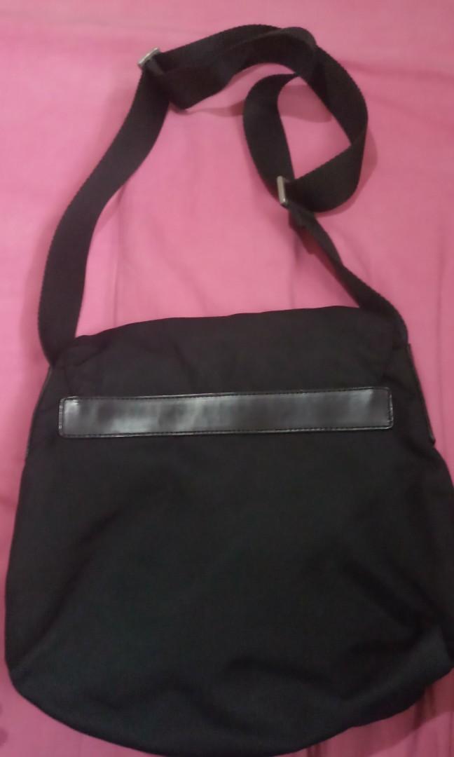 Vintage prada nylon sling bag Opti zipper, Women's Fashion, Bags ...