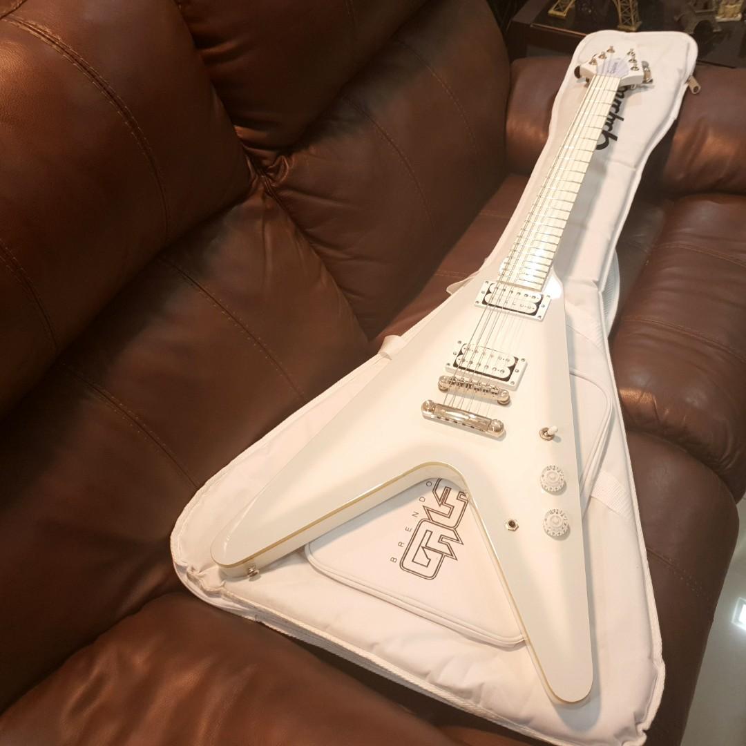 Epiphone Limited Edition Snow Falcon Flying V, Hobbies & Toys, Music ...