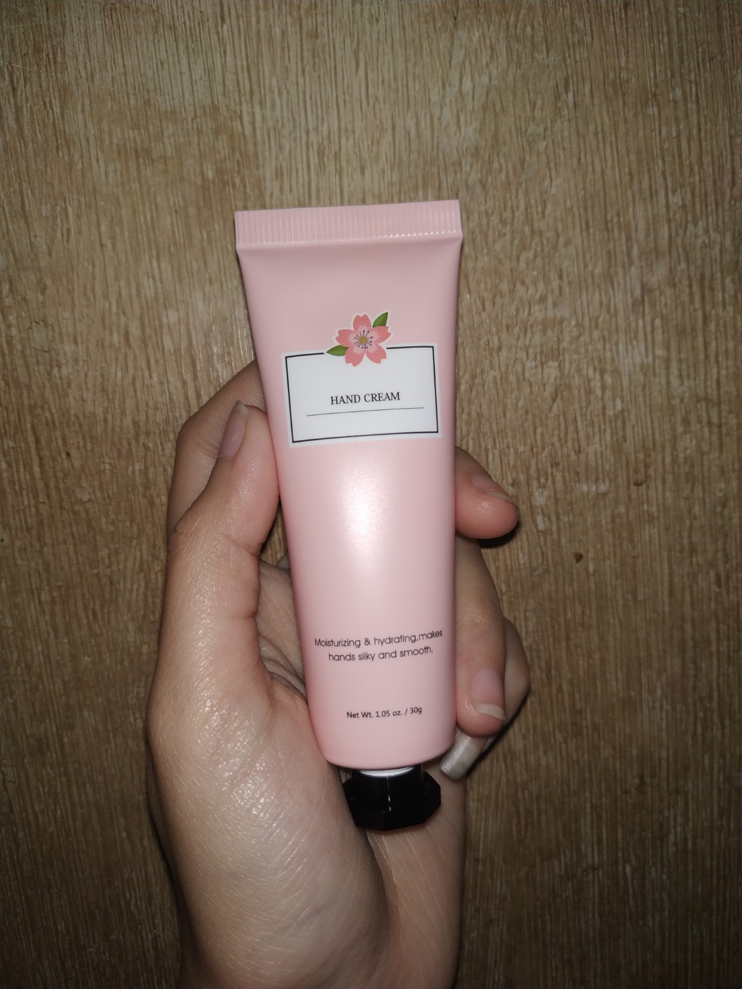 Hand cream miniso, Kesehatan & Kecantikan, Kulit, Sabun & Tubuh di Carousell