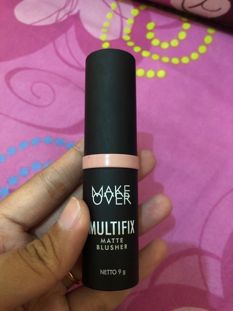 Make over blush stick 90%, Kesehatan & Kecantikan, Rias Wajah di Carousell