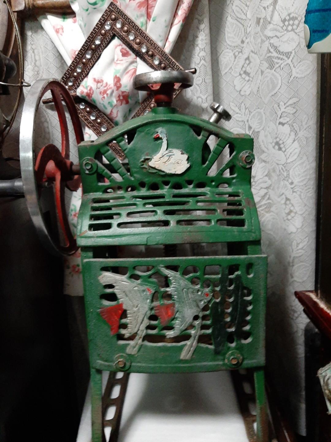 Mesin ABC Retro, Furniture & Home Living, Home Decor, Clocks on Carousell