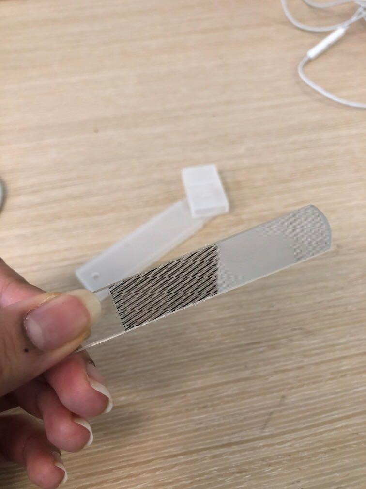 Nail buffer pengilat kuku glass with case, Beauty & Personal Care ...