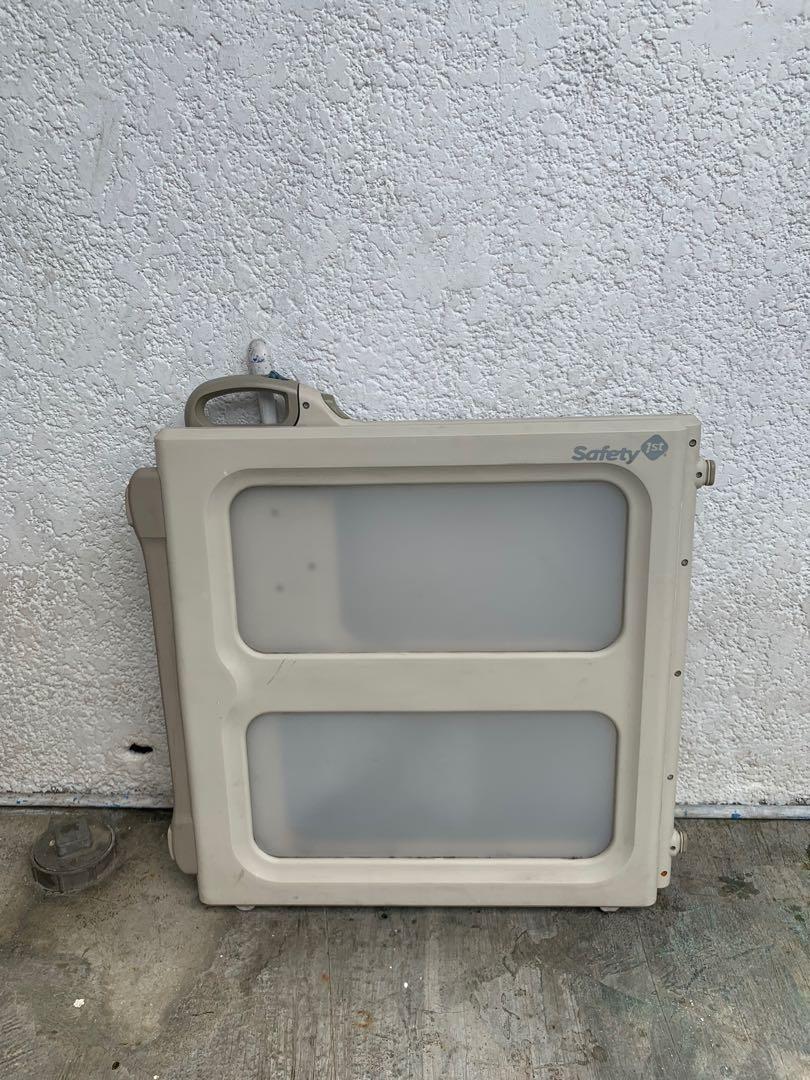 Safety First gate, Babies & Kids, Baby Nursery & Kids Furniture, Safety ...