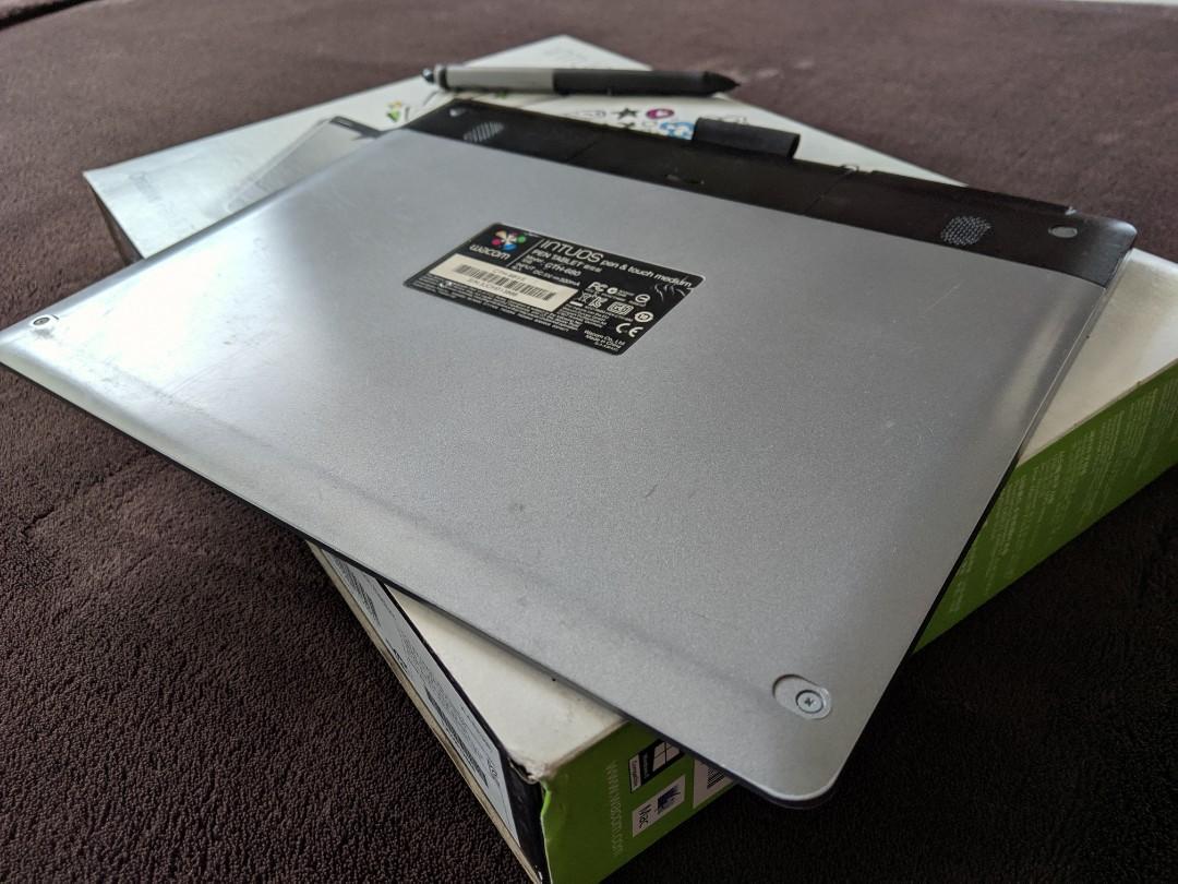 Wacom Intuos Pen and Touch Medium (CTH-680) w/ Wacom Wirless Kit ...