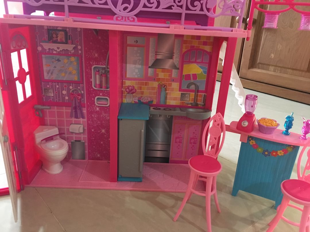 Barbie play house, Everything Else on Carousell