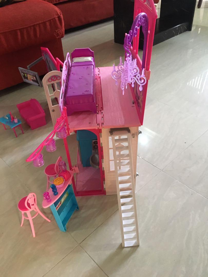 Barbie play house, Everything Else on Carousell