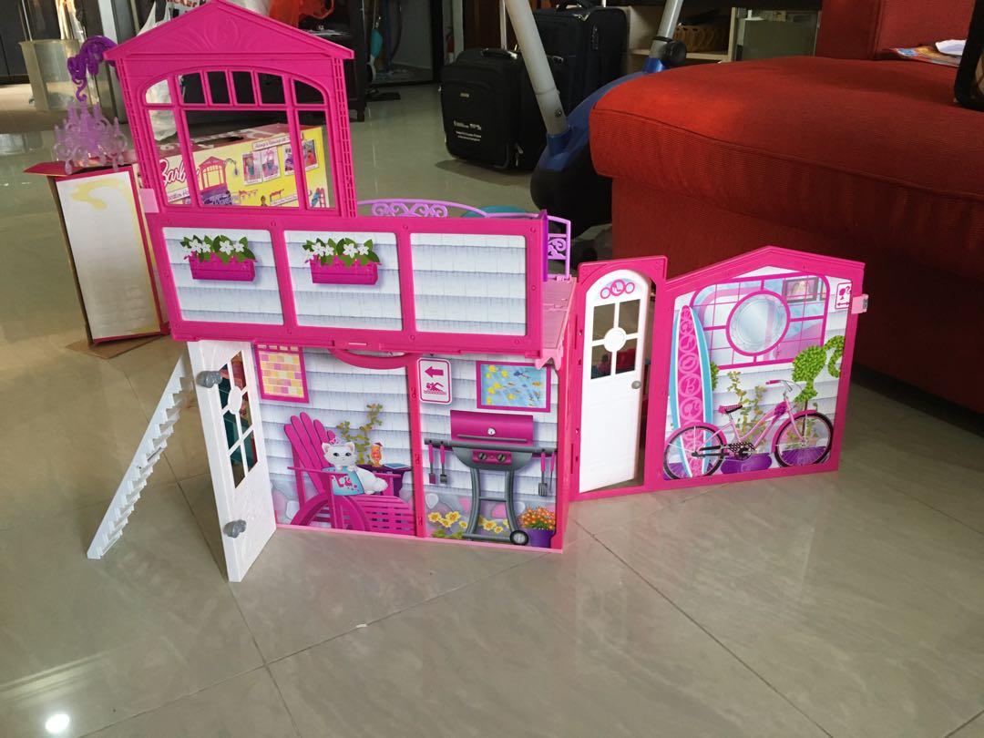 Barbie play house, Everything Else on Carousell