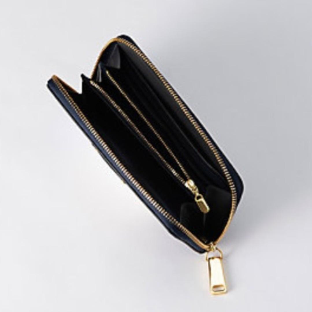 Crest Bridge Check PVC wallet, Women's Fashion, Bags & Wallets, Wallets ...