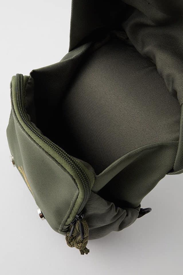 現貨-日本MOUSSY STUDIOWEAR 兩用迷你包（軍綠）, 她的時尚, 包包、錢包, 腰包、胸包在旋轉拍賣