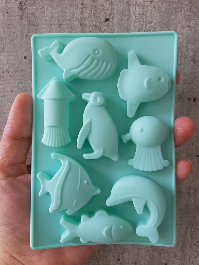 Sea aquatic animals dolphin whale penguin fish cuttlefish jelly ...