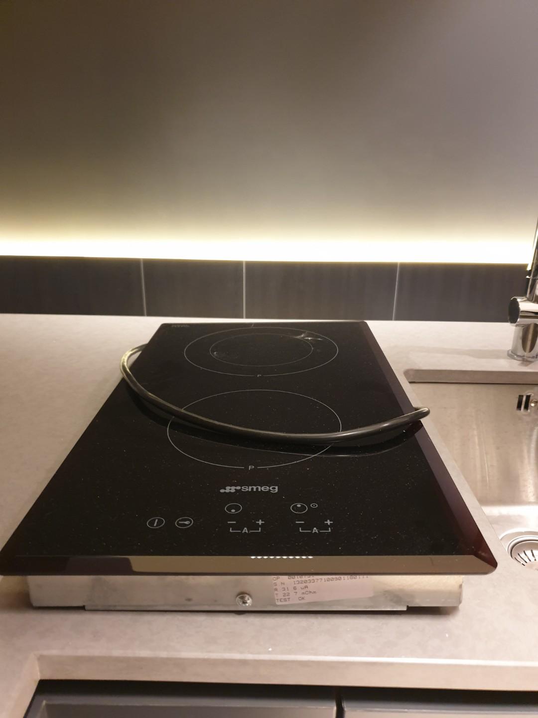 SMEG ceramic cooktop (built in), Home Appliances, Kitchenware on Carousell