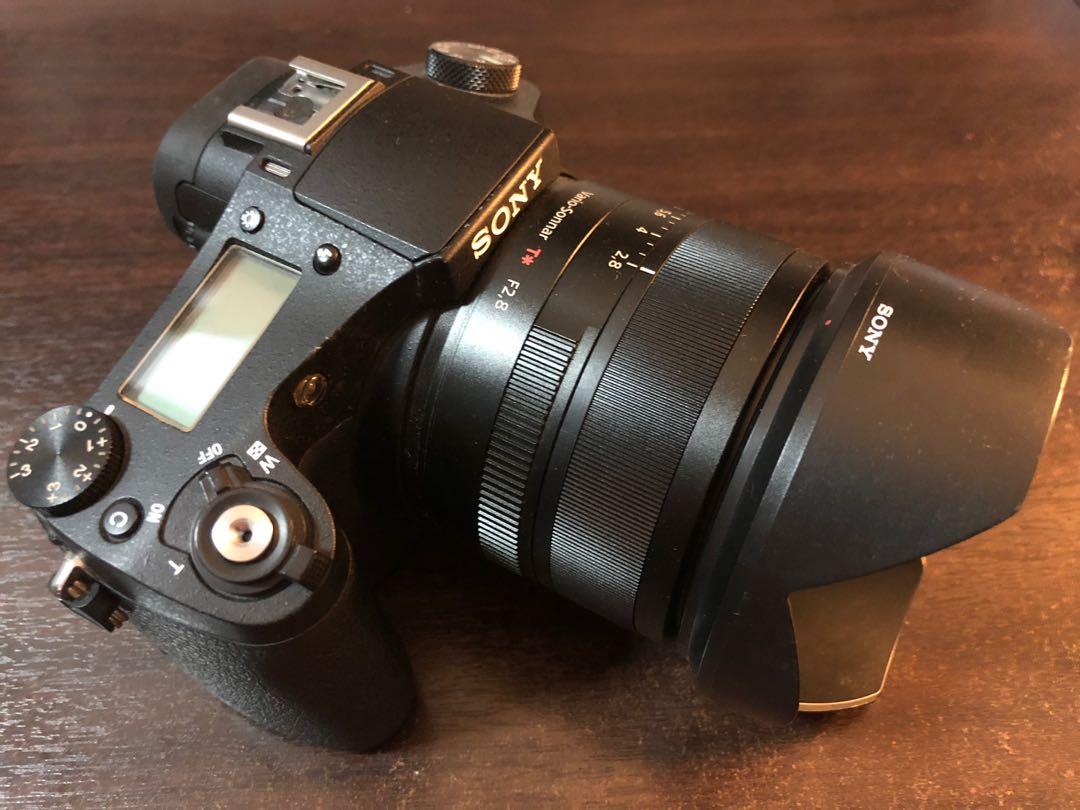 Sony RX10 Mk 1 - condition 7/10, Photography, Cameras on Carousell