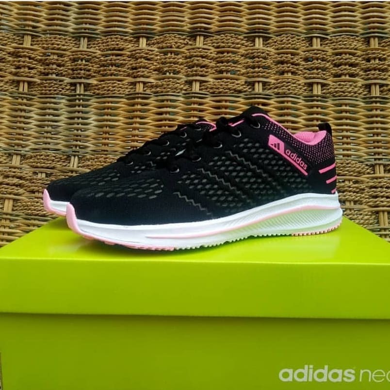 Adidas Zoom Woman, Fesyen Pria, Sepatu , Sneakers di Carousell