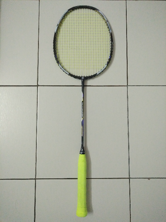 Apacs Pro Commander 4UG5 Badminton Racket, Sports Equipment, Sports ...