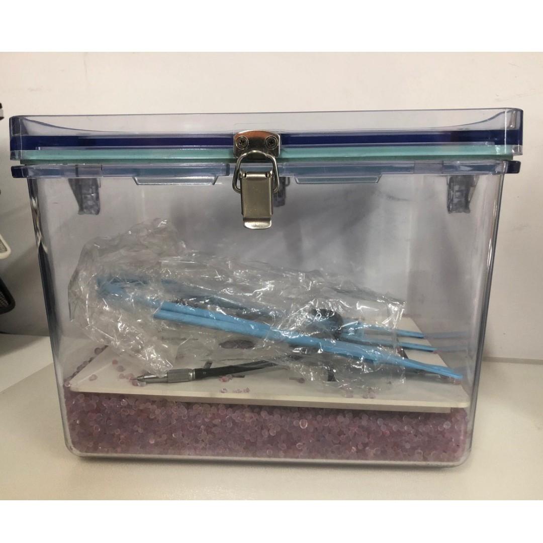 USED DRY BOX, Photography, Photography Accessories, Dry Boxes ...
