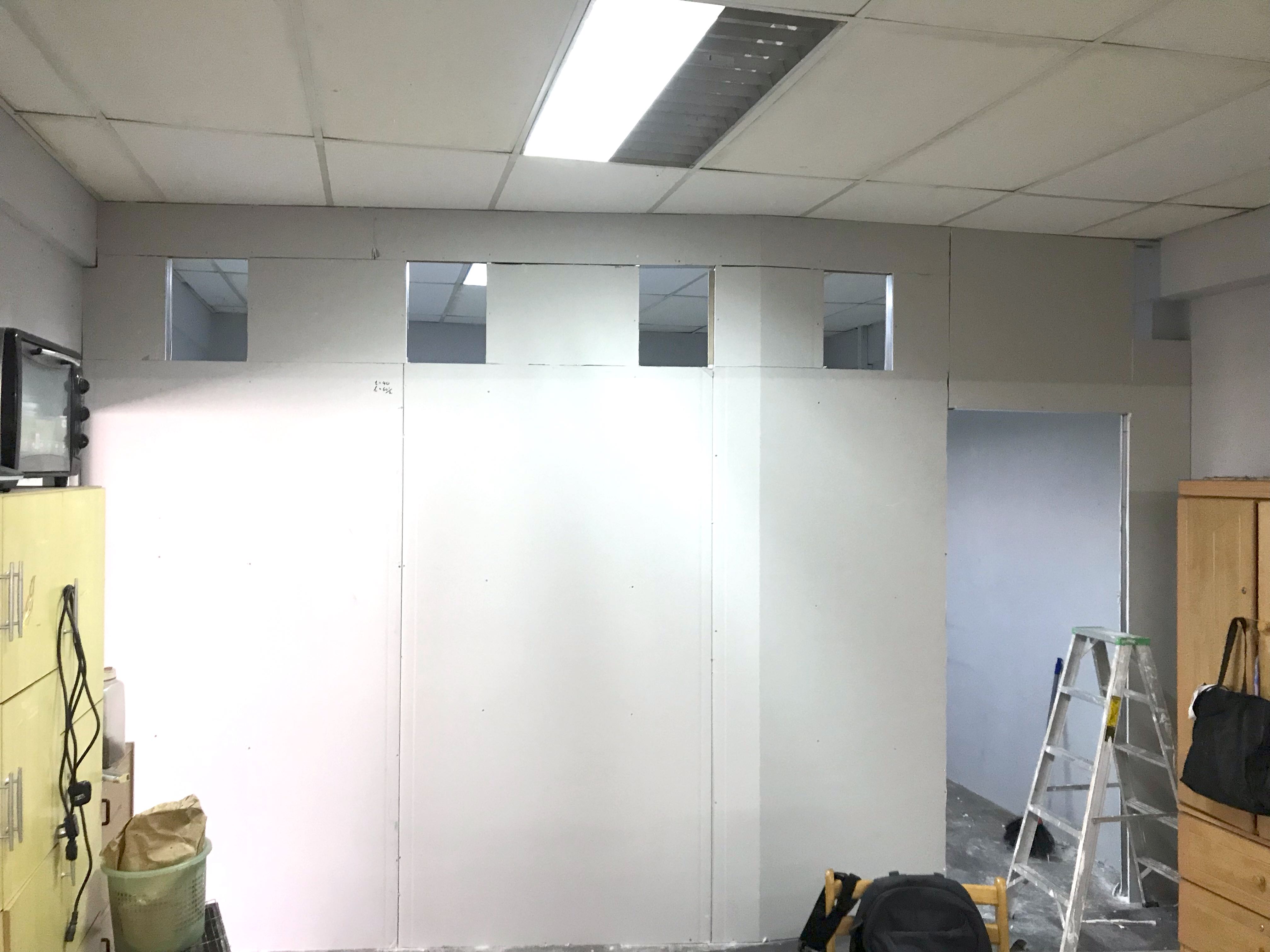 Dinding Partition Murah Dan Berkualiti, Furniture & Home Living, Home ...