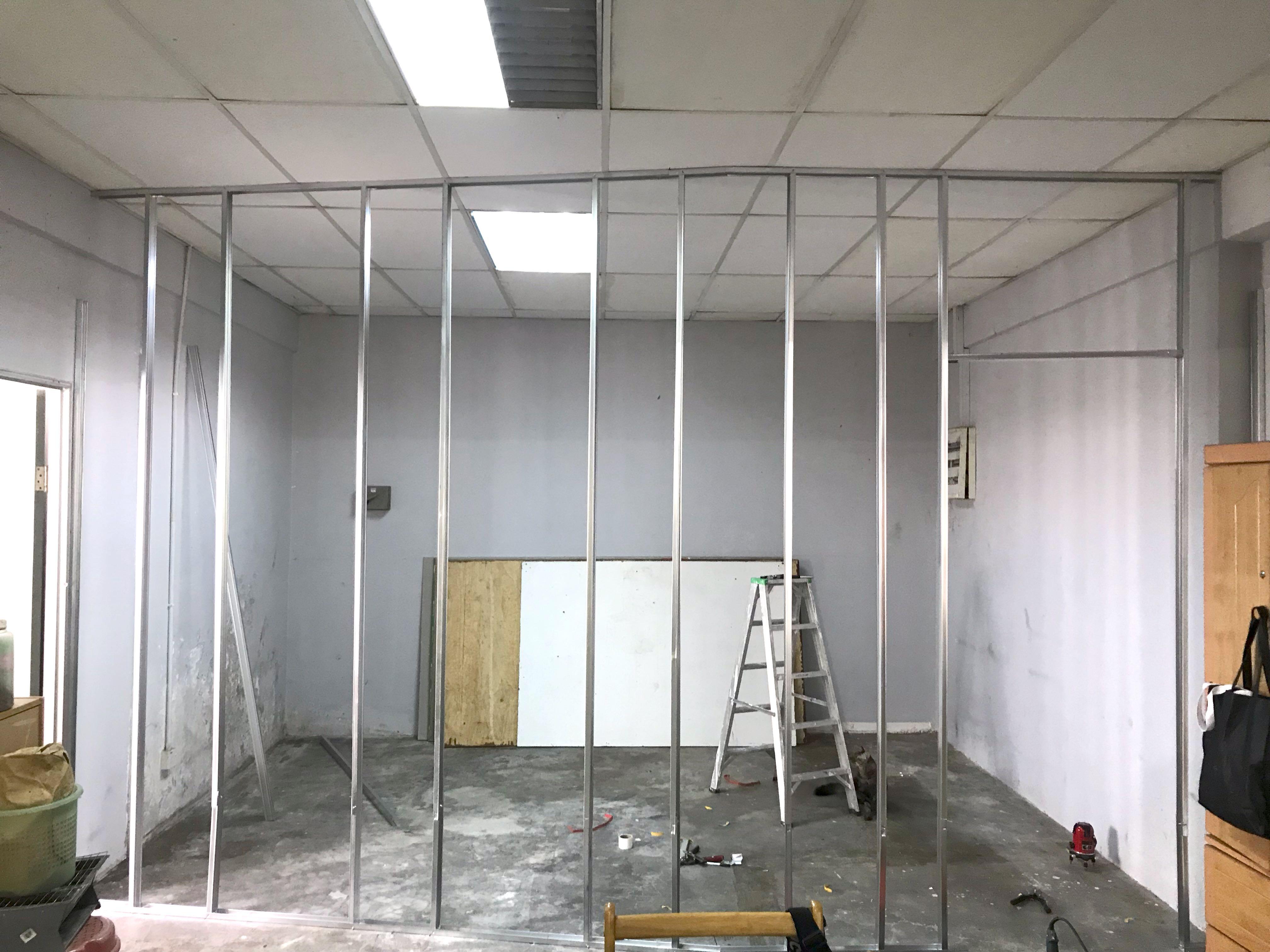 Dinding Partition Murah Dan Berkualiti, Furniture & Home Living, Home ...