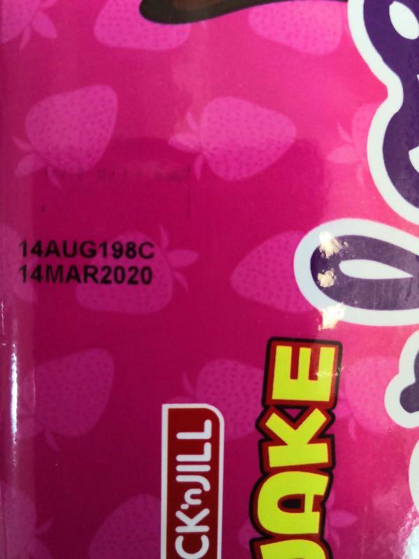 Jack n Jill Quake Overload Choco Strawberry, Food & Drinks, Packaged ...