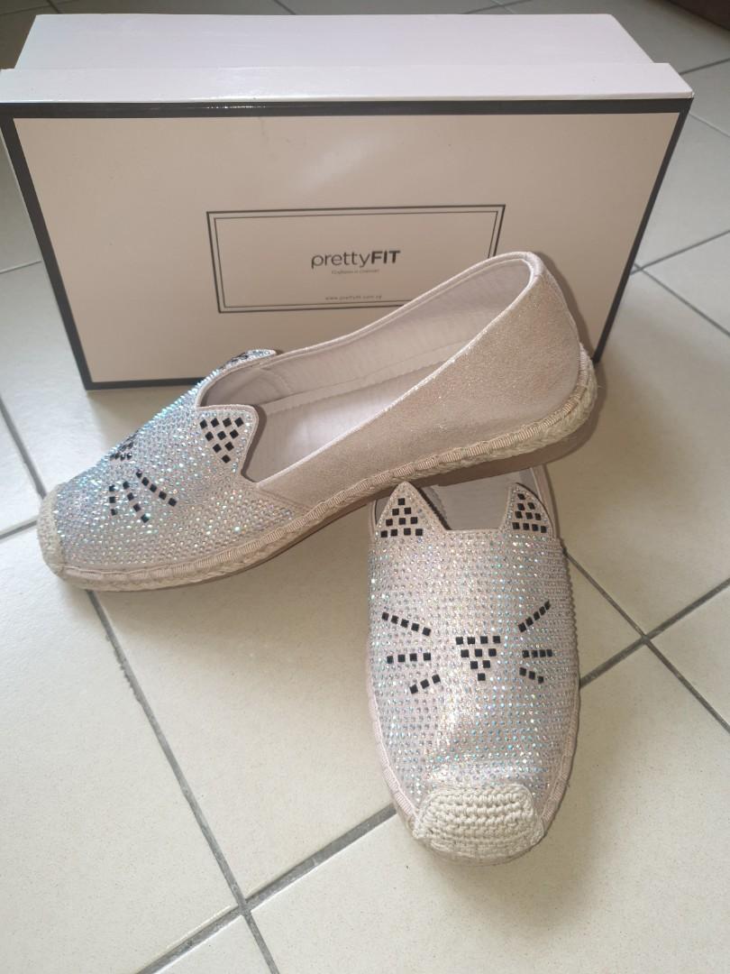 prettyFIT CAT LOAFERS, Women's Fashion, Footwear, Flats on Carousell